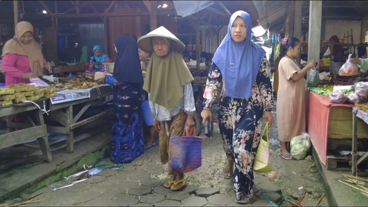 Indonesian village market | 4K Walking tour in Luwuk Sidomulyo - Demak ...