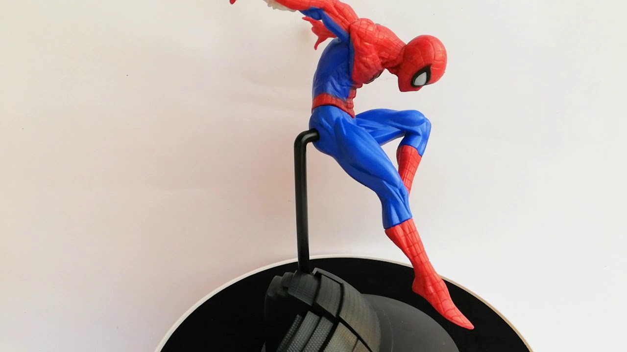Action figure Spiderman pose loncat - YouTube