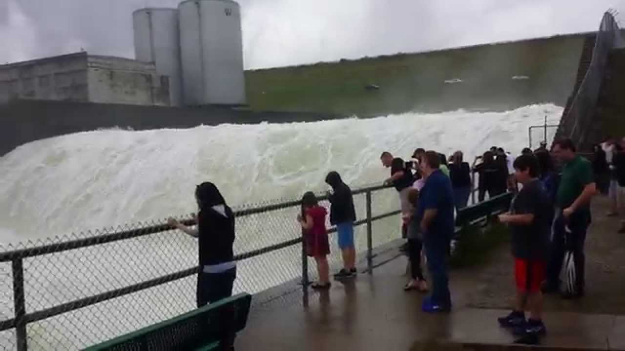 Denison Dam Discharge from Lake Texoma - YouTube