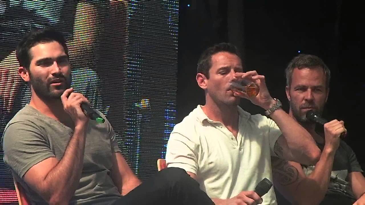"If you could write your own TW episode...?" Tyler Hoechlin/JR Bourne ...