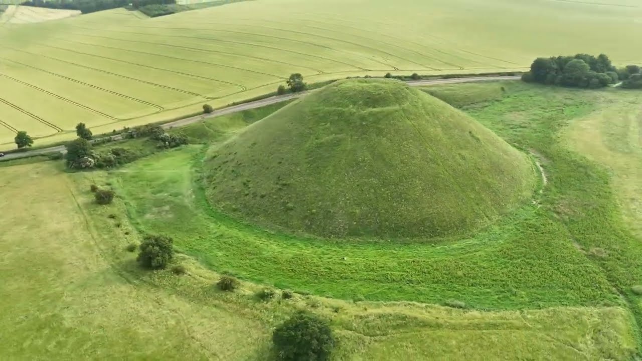 Silbury Hill, Avebury - Bronze Age Man-Made hill/structure - June 2023 ...