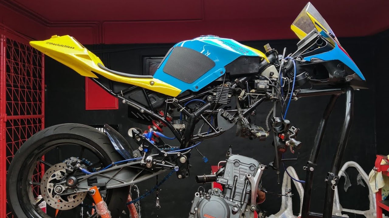 BS3 Duke 390 Engine ഞങ്ങൾ KTM RCyil install ചെയ്തു. വണ്ടി സ്റ്റാർട്ട് ...