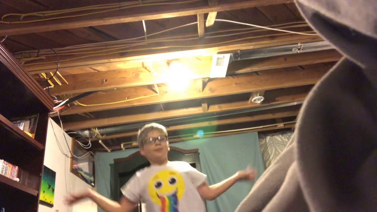 Dancing boi - YouTube