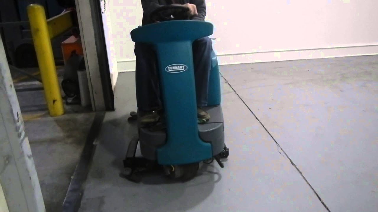 Tennant T7 Rider Scrubber - YouTube