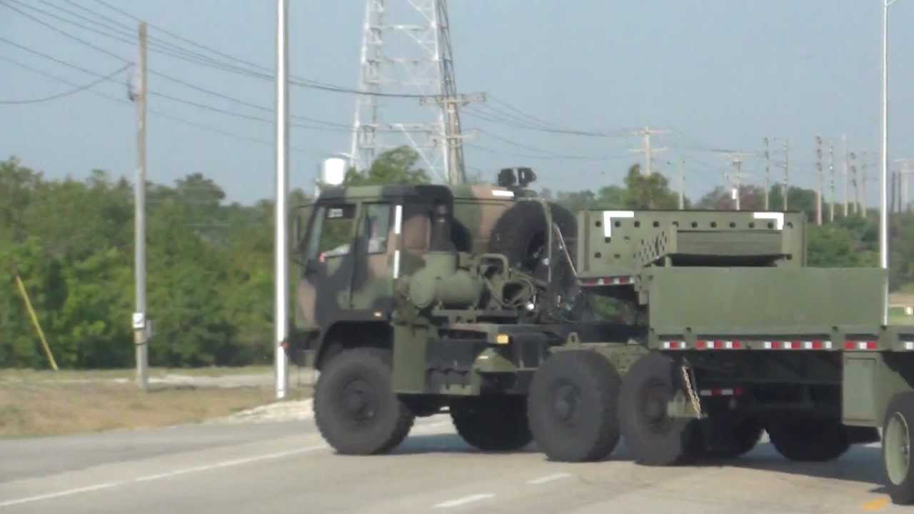 COOL LOOKING US ARMY CAMO SEMI TRUCKS I SAW IN FLORIDA - YouTube