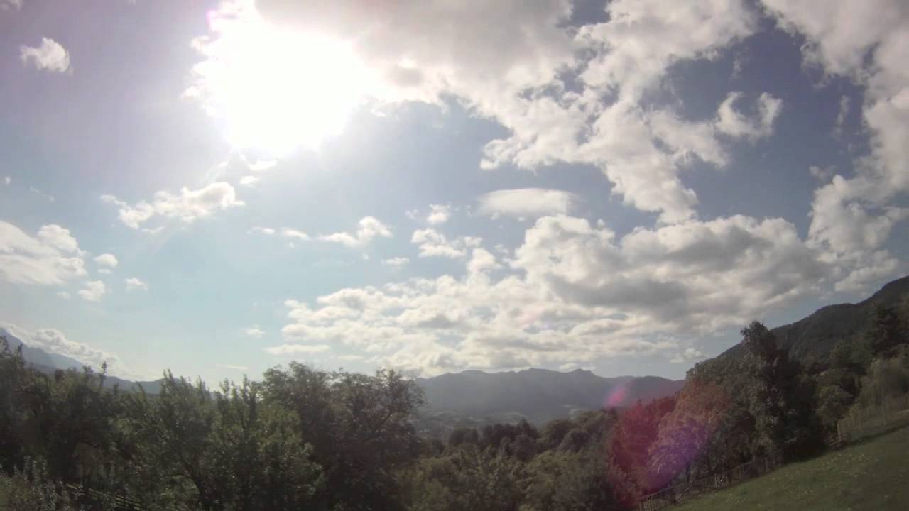 Timelapse cu nori de vara la Predelut (Bran) - YouTube