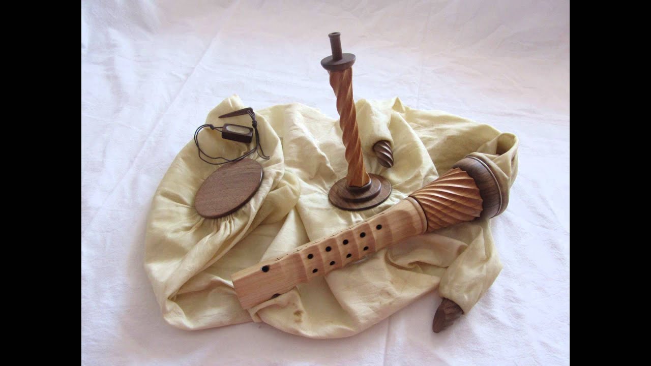 Velike belokranjske diple (great White Carniolan diple bagpipes) - YouTube