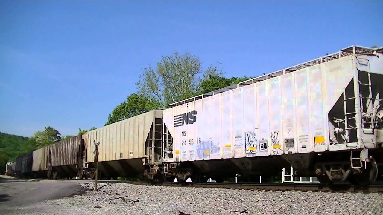 NS 195 with 5 Motor Lashup & old Comet Rice Hopper in Consist - YouTube