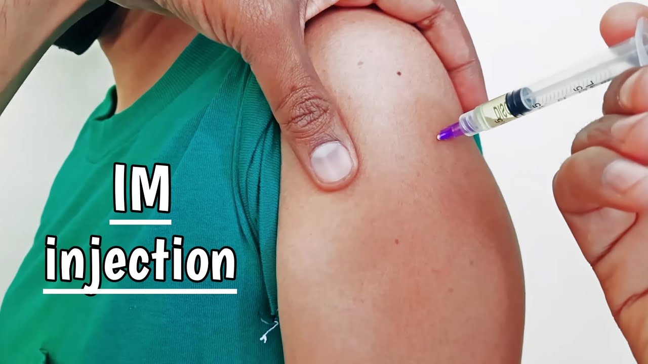 تعلم اعطاء الحقن العضل في الكتف بسهولة_ intramuscular Injection in ...