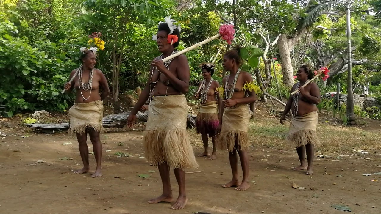 01 Malekula danse small nambas 120 - YouTube