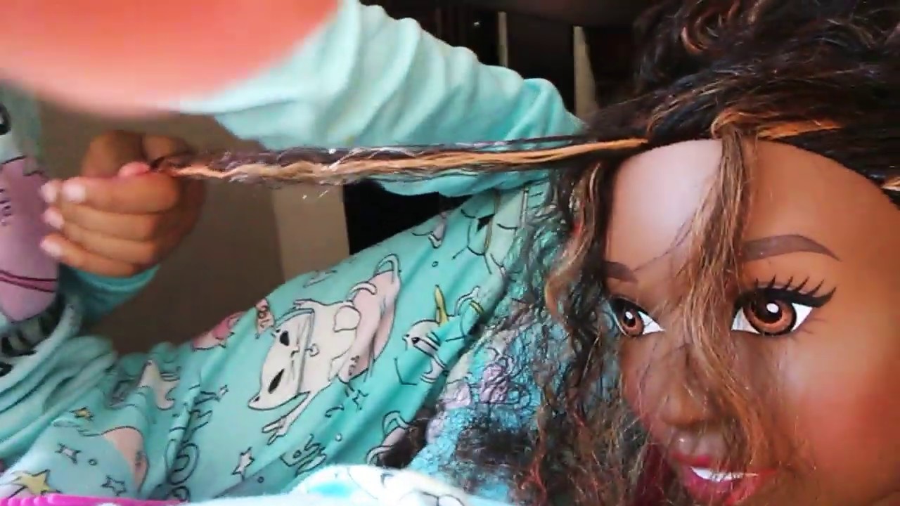 Combing a doll's hair - YouTube