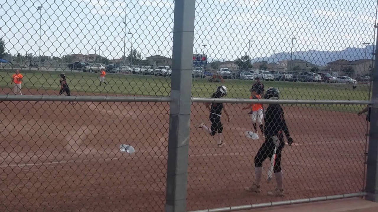Gaby m softball player slap bunt - YouTube