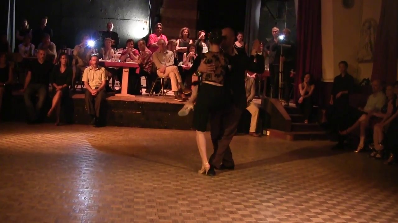 Manfred & Claudia - Tango argentin - "Yunta de oro" (Orquesta Color ...