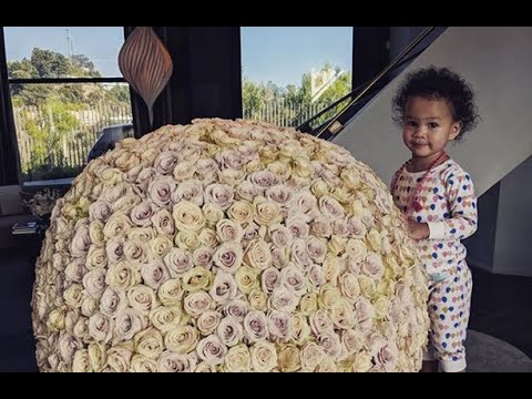 Why are celebs so obsessed with massive, ugly floral bouquets? - YouTube