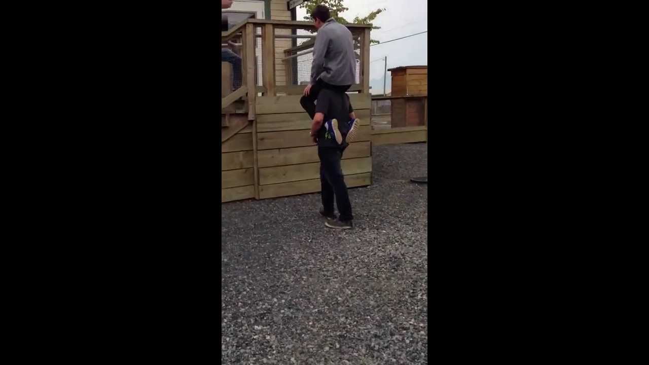12ft.Triple Shoulder Ride - YouTube
