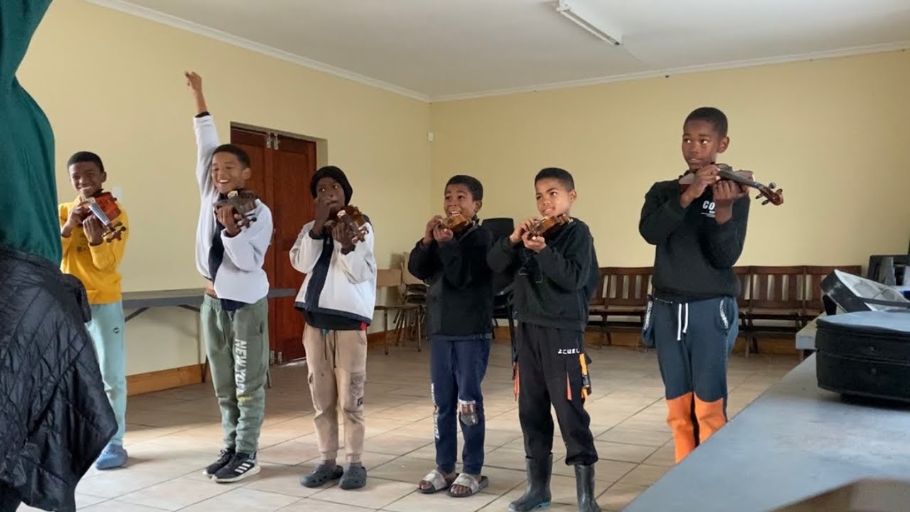 First Violin Lesson - Music Sprouts Access Program - YouTube