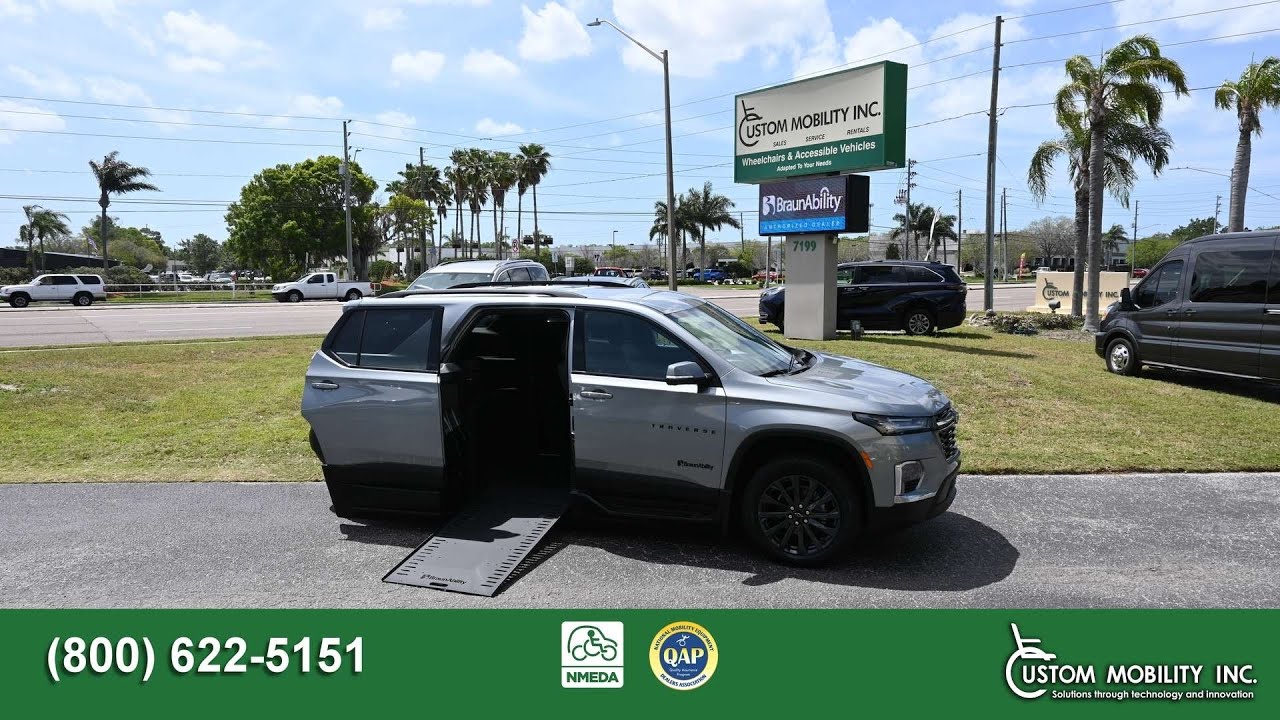 2023 Chevrolet Traverse with Braunability Power Infloor Side Entry Ramp ...