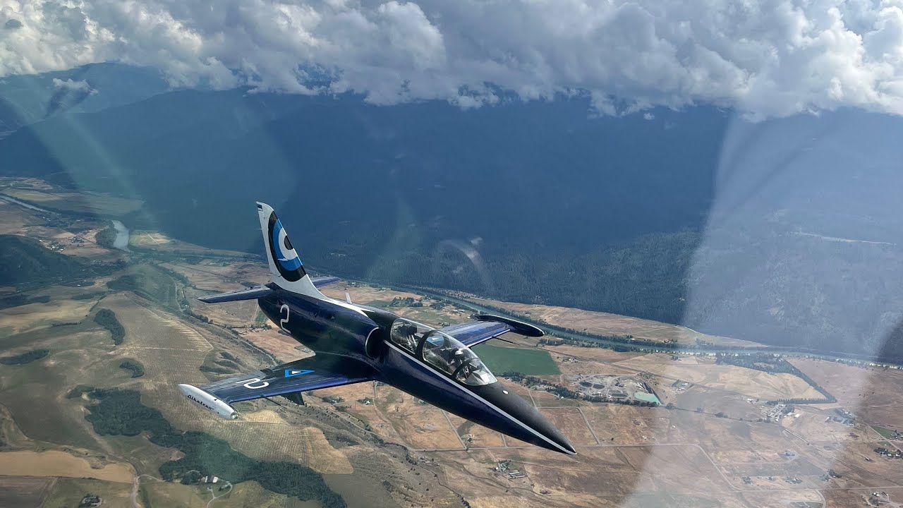 Flying with the Commander of TOPGUN - YouTube