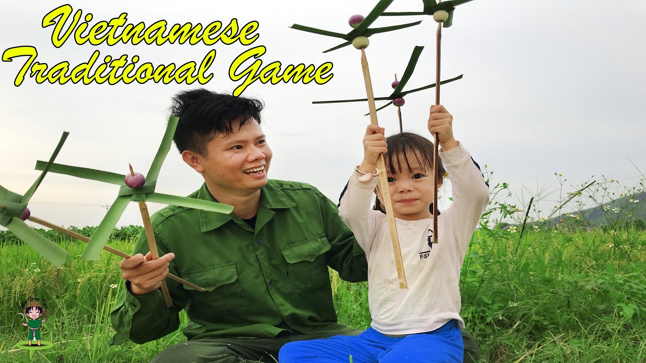 Vietnamese Traditional game: Making Pinwheels from Pandanus leaves to ...