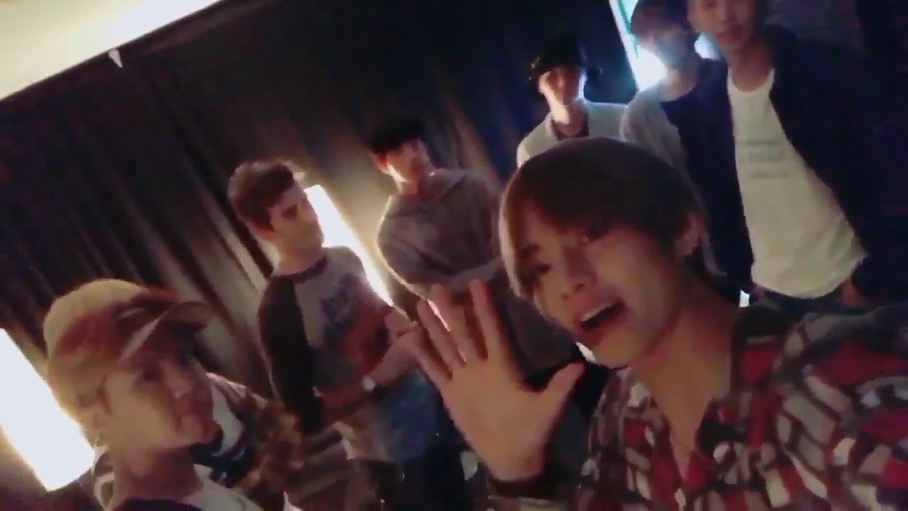 Taehyung saying 'Say Hi!' 10 minute loop [BTS & Chainsmokers] - YouTube