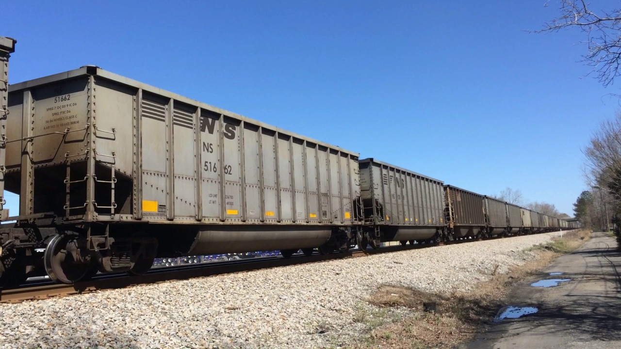 NS 7577 (GE ES40DC) leads 821 - YouTube