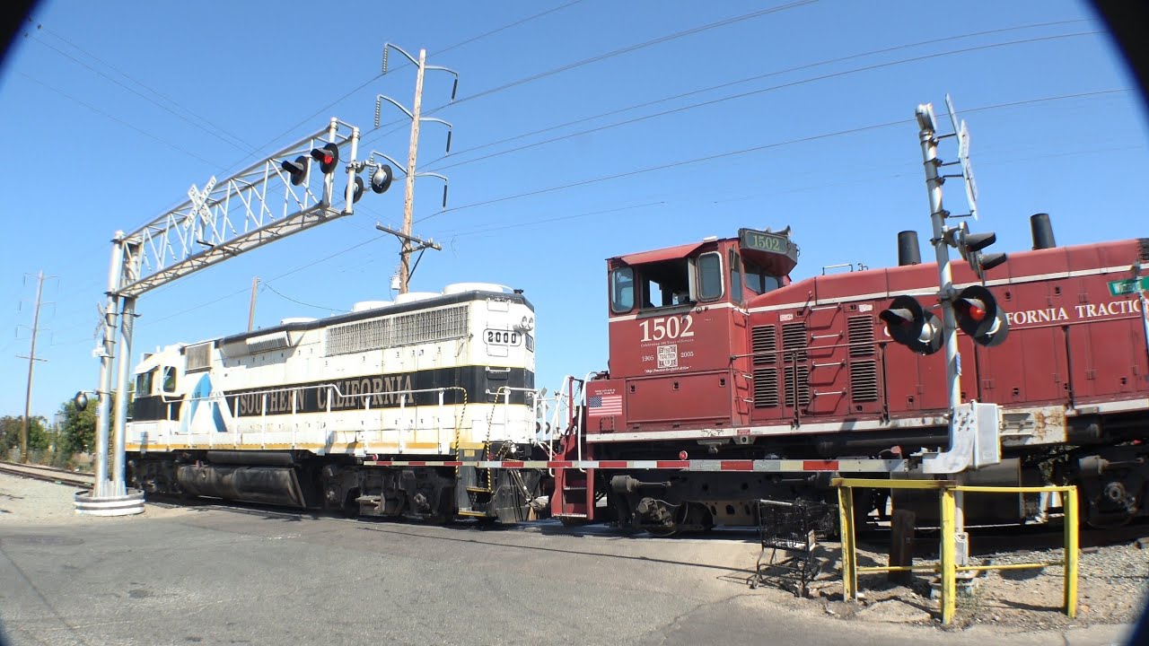 BUGX 2000 Mars Light Leads CCT Lodi Flyer Local Switching - Flora St. Railroad Crossing ...