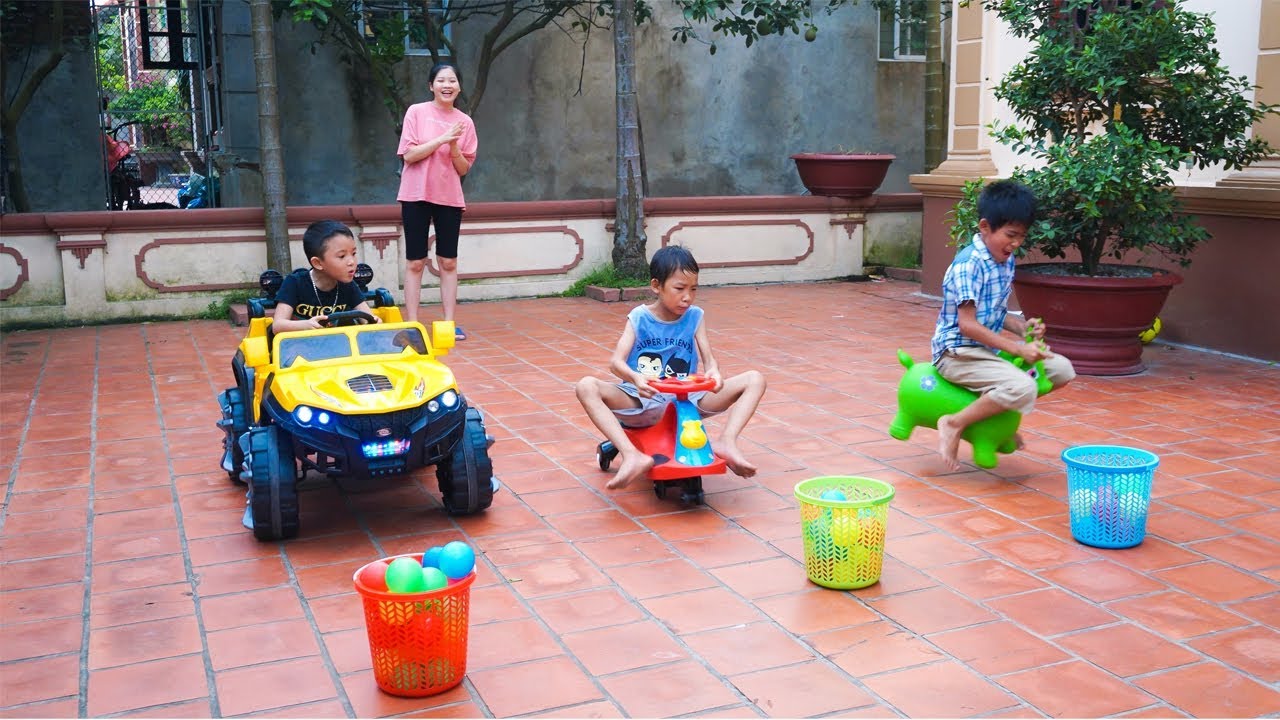 Kids Competition racing Super Car vs Truck w/ the wheels on the bus ...
