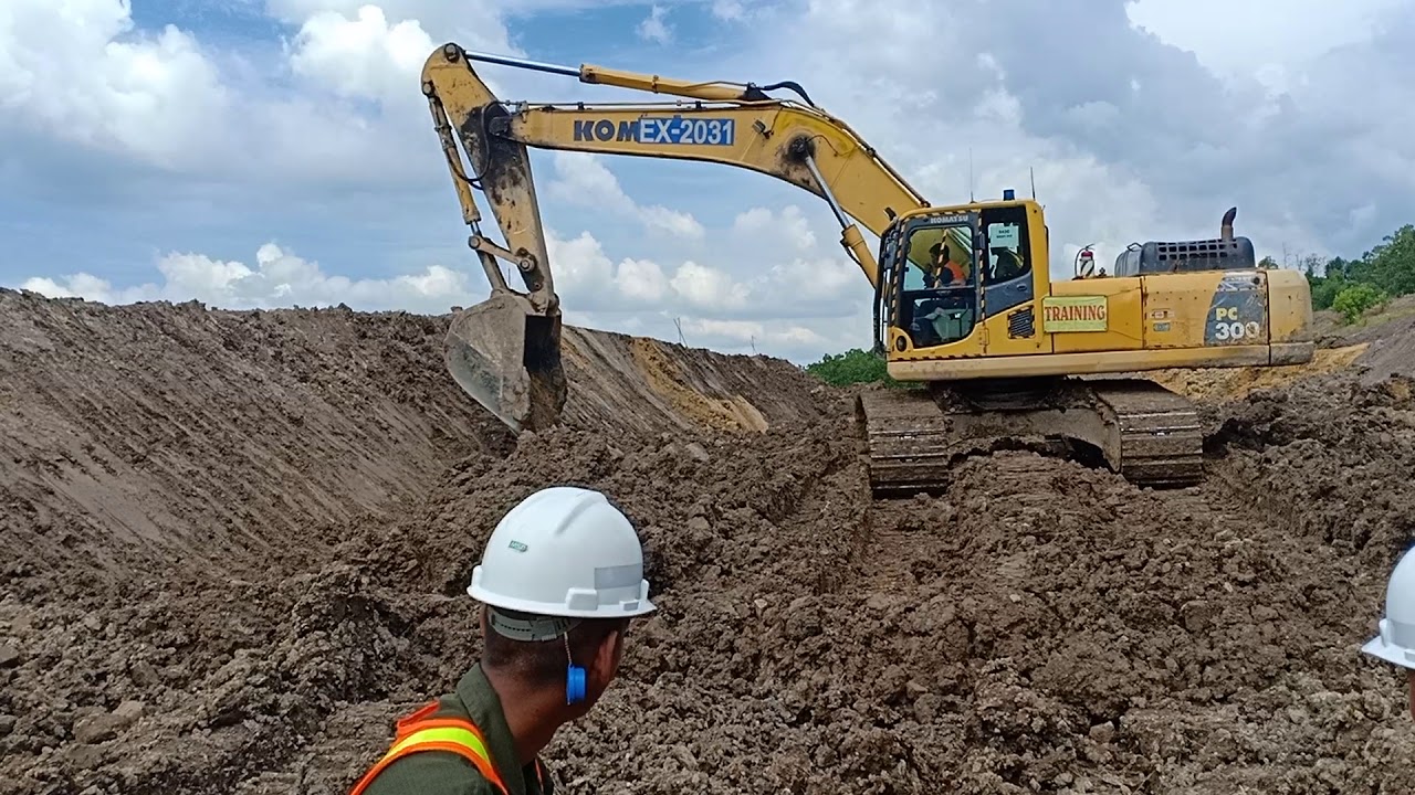 Tutorial sloping excavator - YouTube