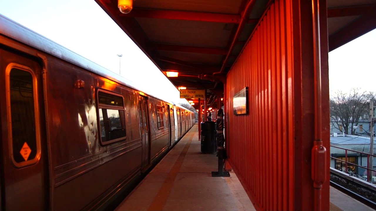 [MTA Staten Island Railway] St. Geroge Set Of St. Louis R-44s Departing ...