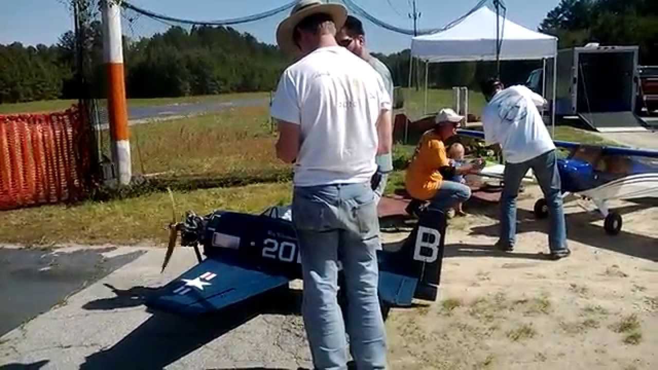 F8F Bearcat scale model with radial revving at SMRCF - YouTube