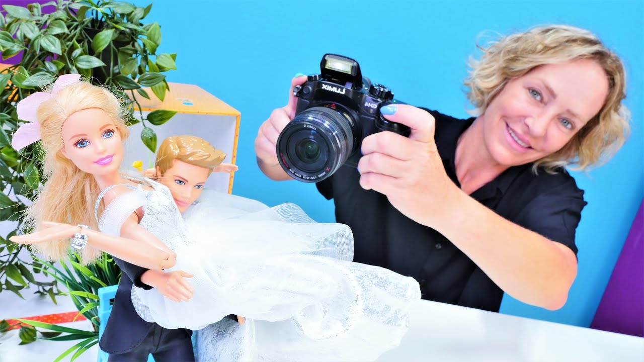 Barbie videoları. Barbie ve Ken düğün fotoğrafı çektirmeye geliyorlar ...