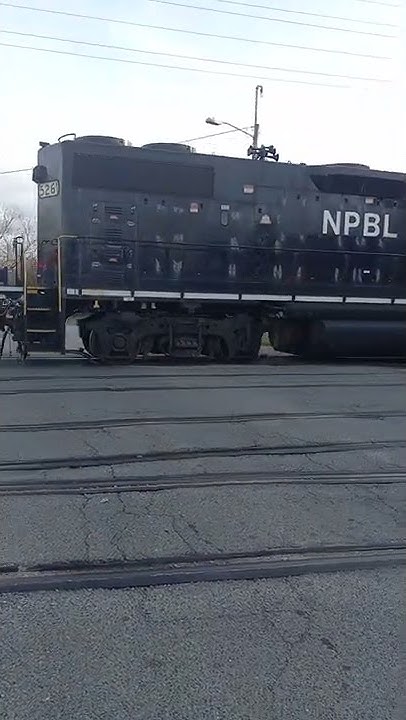 NPBL #5261 heading back to the yard. - YouTube