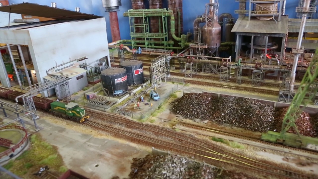 Modelleisenbahn mit Modellbau Stahlwerk - YouTube