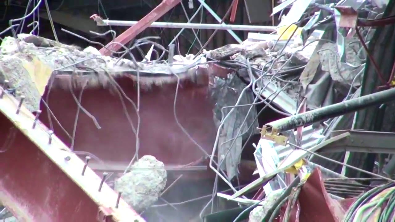 Okada TS-S550 Crusher / Shear Combination - YouTube