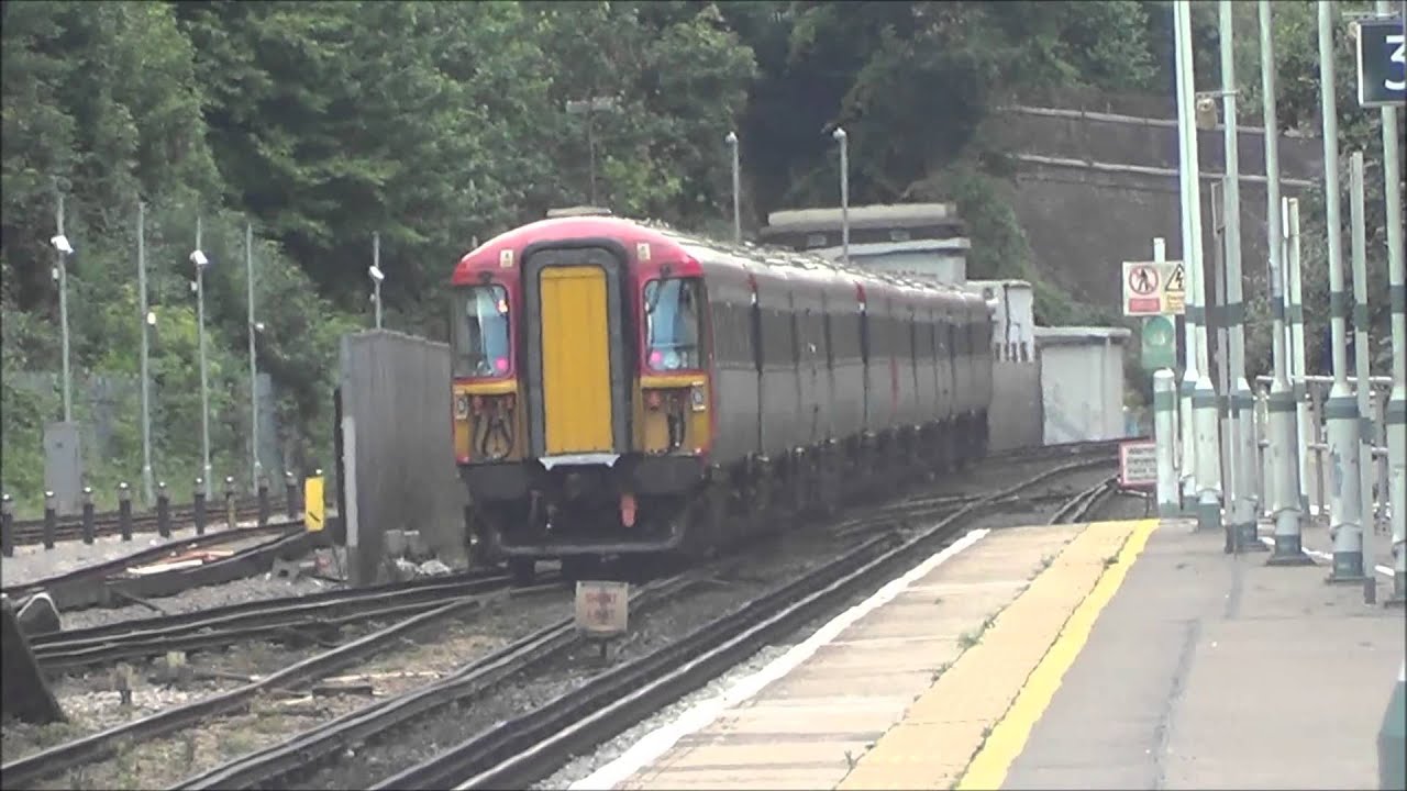 New Thameslink class 387's and Gatwick Express RARE class 442's passing ...