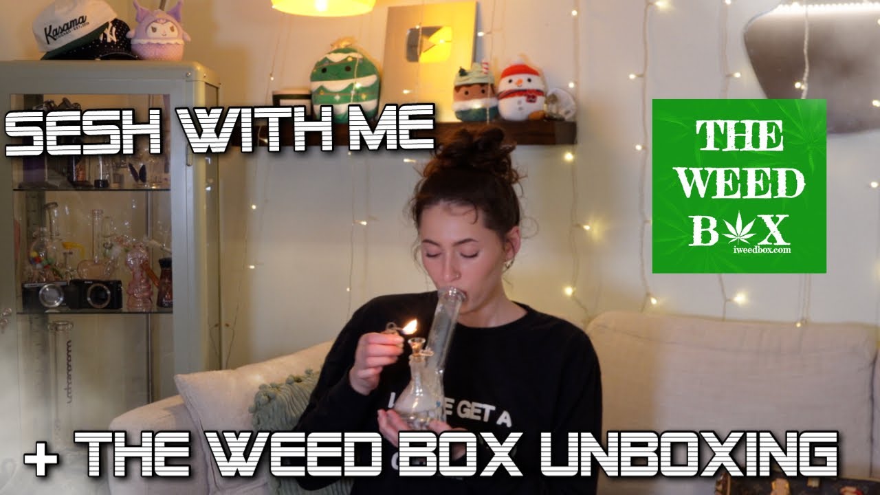 DECEMBER W33D BOX UNBOXING - YouTube