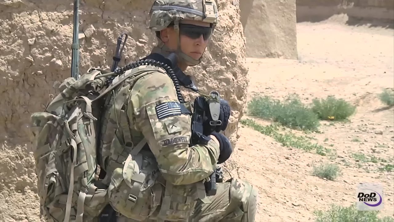 New ‘Smart’ Uniforms For U.S. Army - YouTube