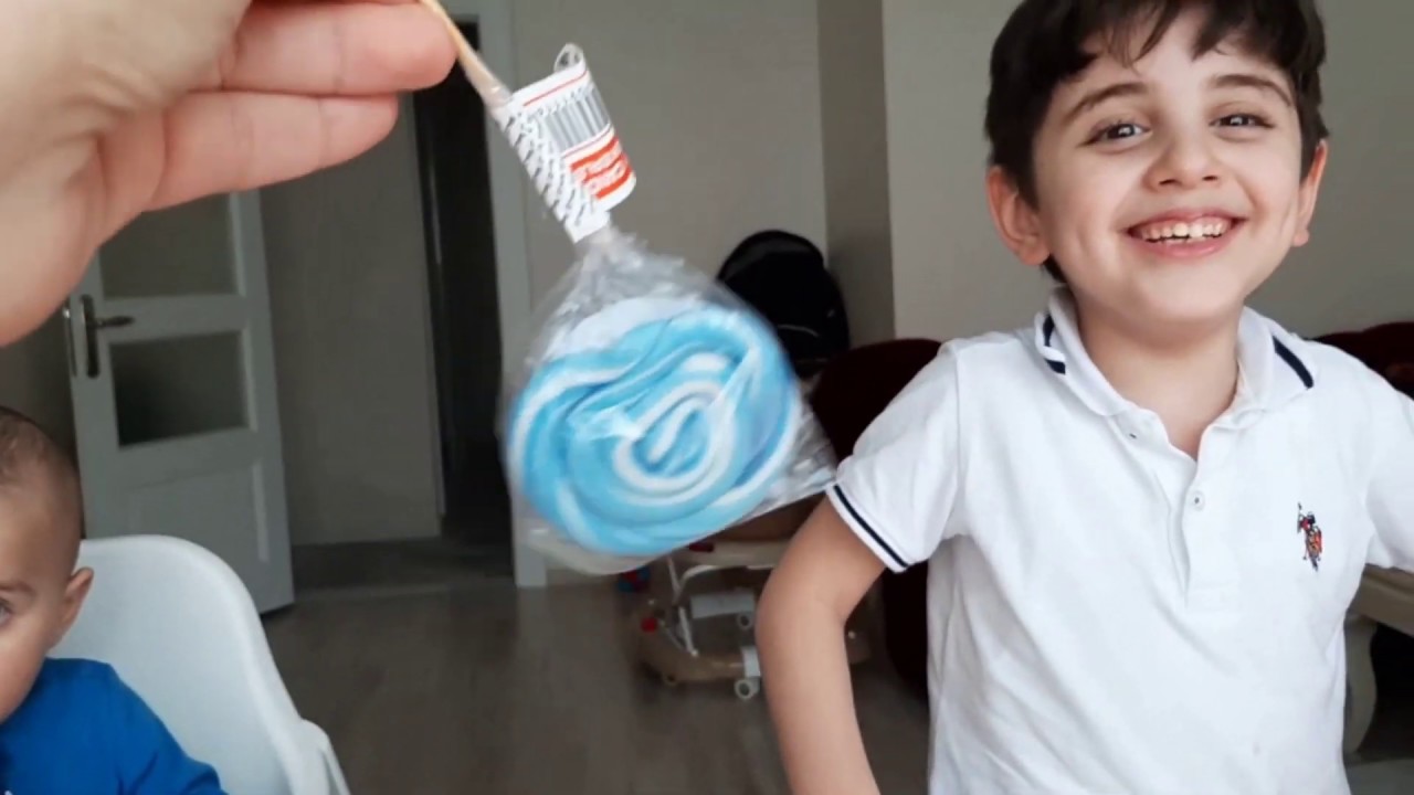 Efe ve Emir kutumdan ne çıkarsa oyunu oynadılar. Çok eğlendik😀 - YouTube