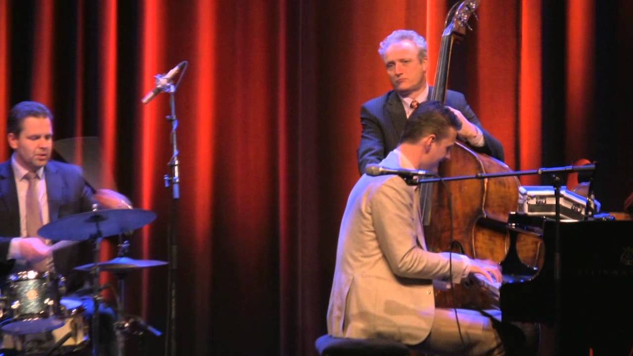 'Blues for Oscar' - Peter Beets Trio - YouTube
