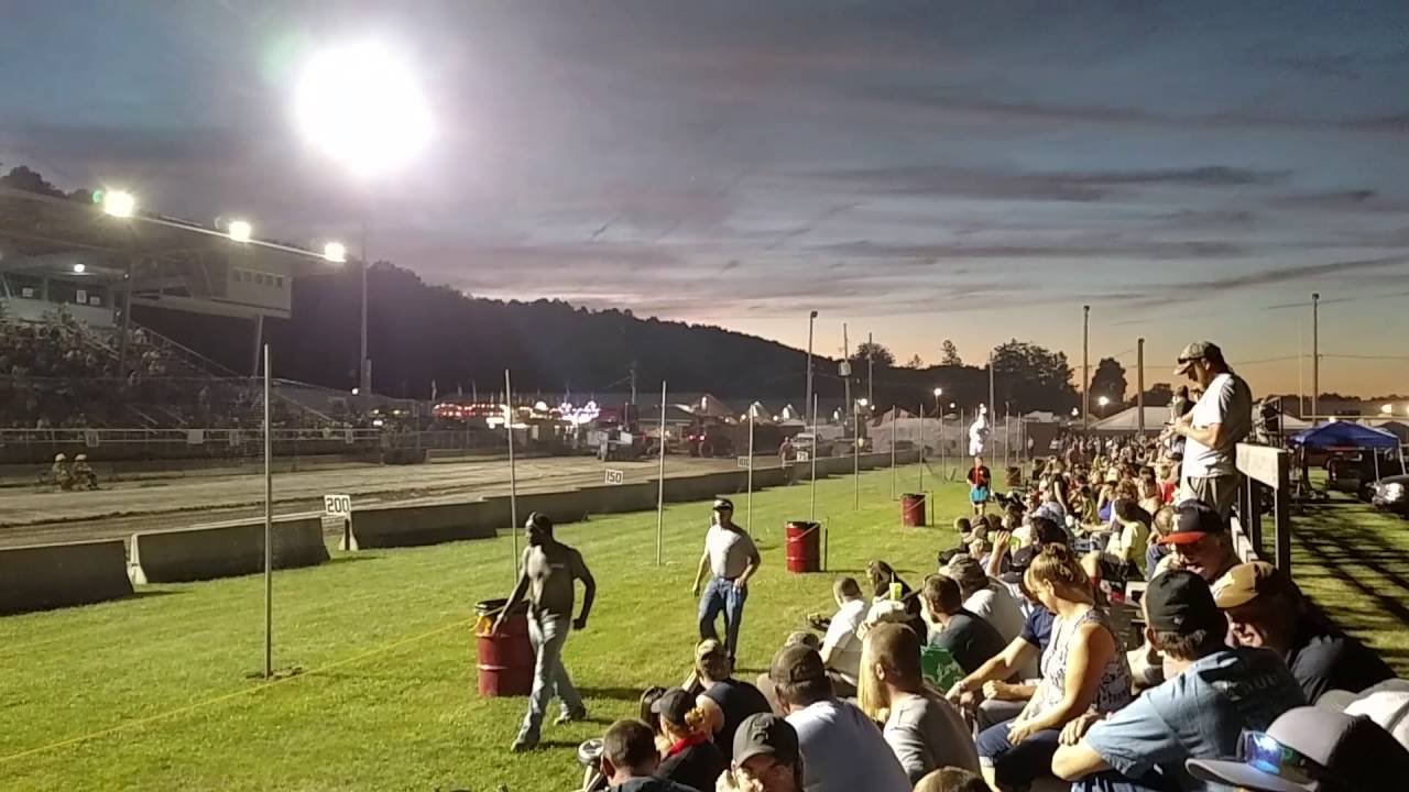 Logan Hatton pulling the Ugly Duckling - YouTube