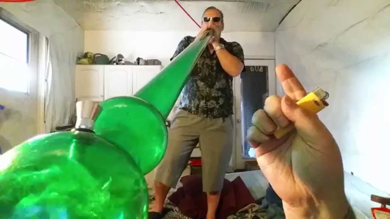 Ranting Jay 6 Foot Bong Take 25 Which Is A Better Tall Or Wide - YouTube