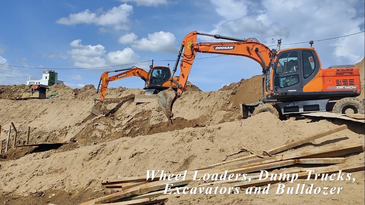 Wheel Loaders, Dump Trucks, Excavators, Bulldozer And Operator View ...
