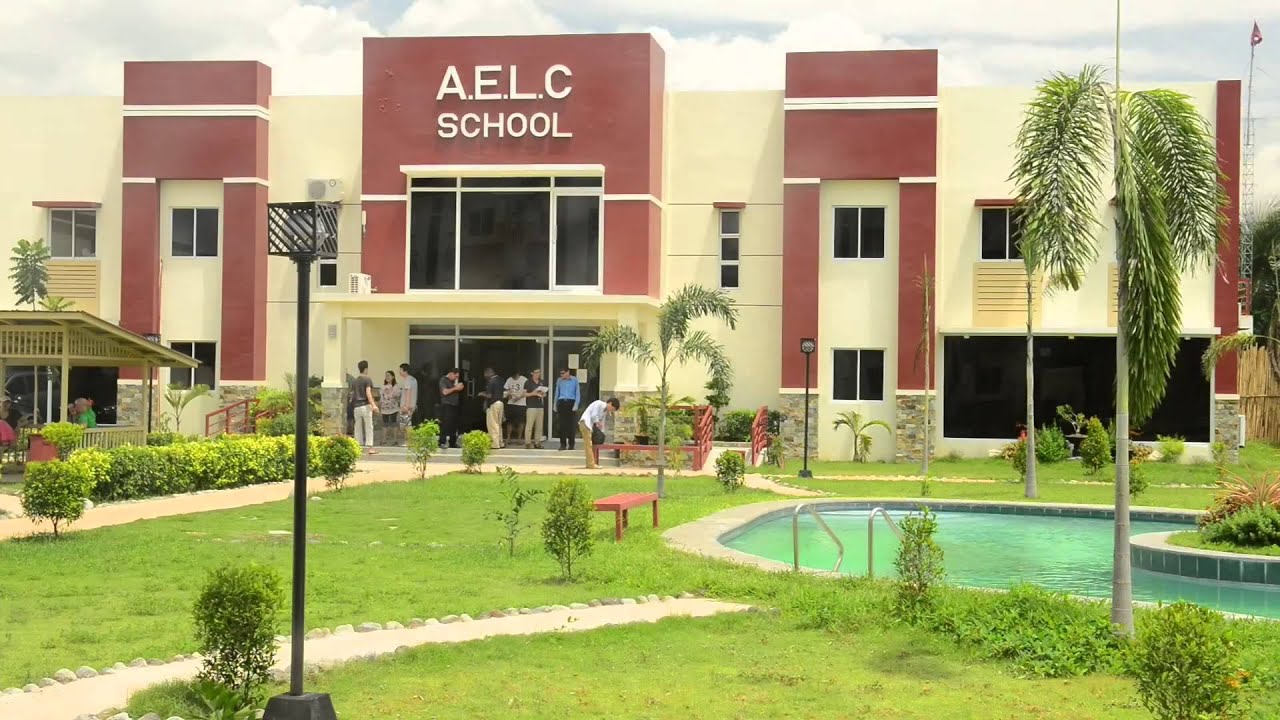 《AELC 語言學校》環境與課程介紹，歐美籍外師授課為主 - YouTube