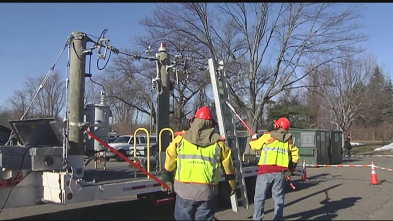 Eversource conducts live line demonstration for first responders - YouTube