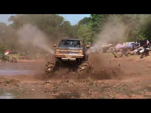 Dirt Boss getting it! Trucks gone wild 2023 Louisiana Mud fest. King of the pit!