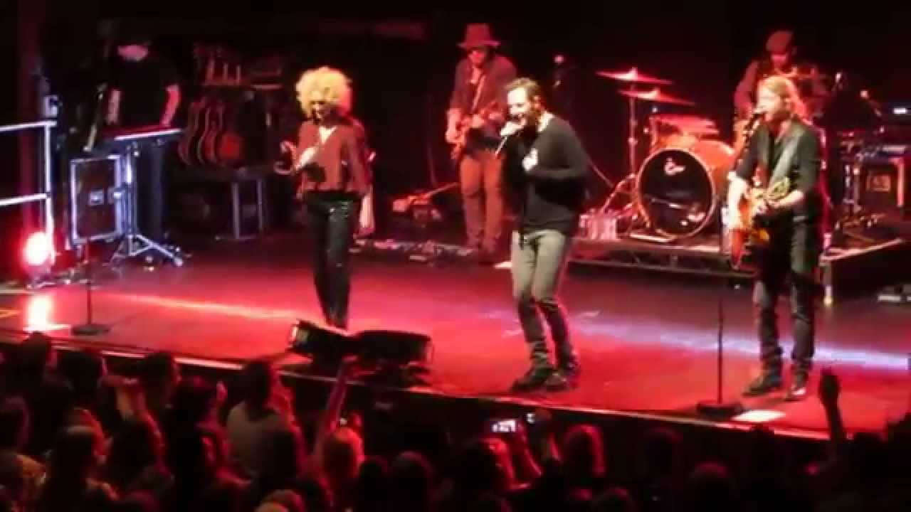 Little Big Town Boondocks Manchester 2015 - YouTube