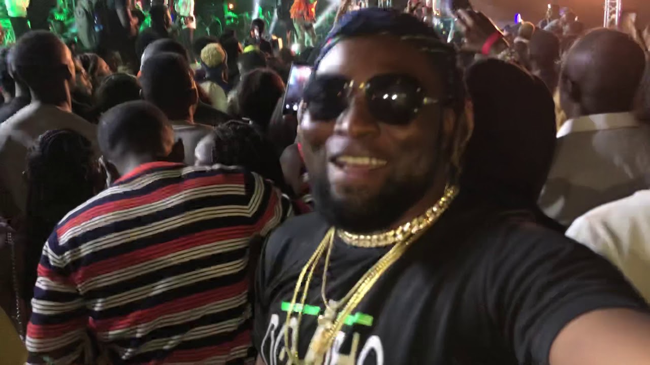 Dr.Flezzy, Davido Peruzzi, Mayorkun & Dremo Perform MIND & AJE Live in ...