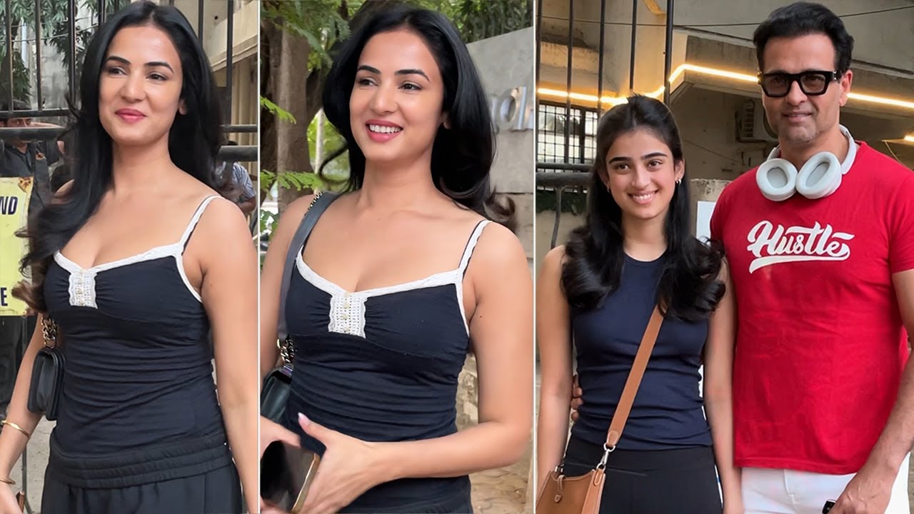 Sonal Chauhan And Rohit Roy Along With Daughter Kiara Bose Roy Spotted ...