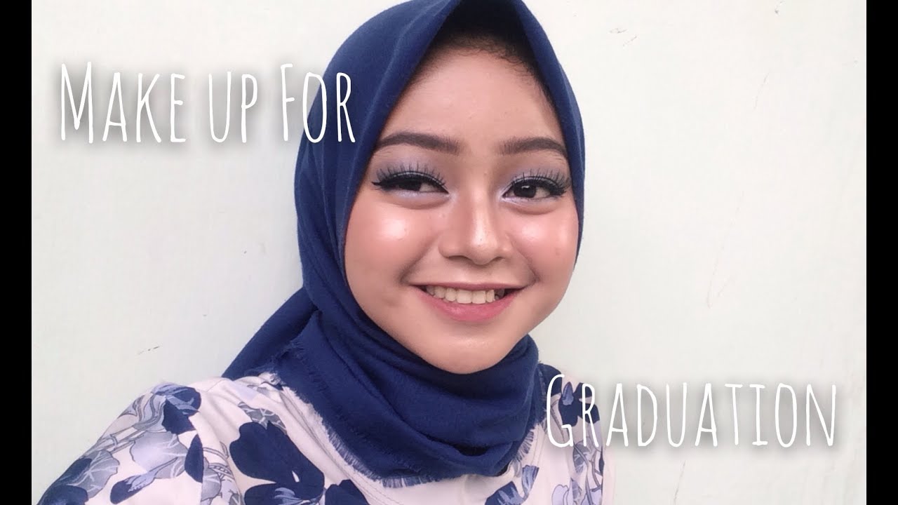 TUTORIAL MAKE UP WISUDA "BLUE EYESHADOW LOOK' - YouTube