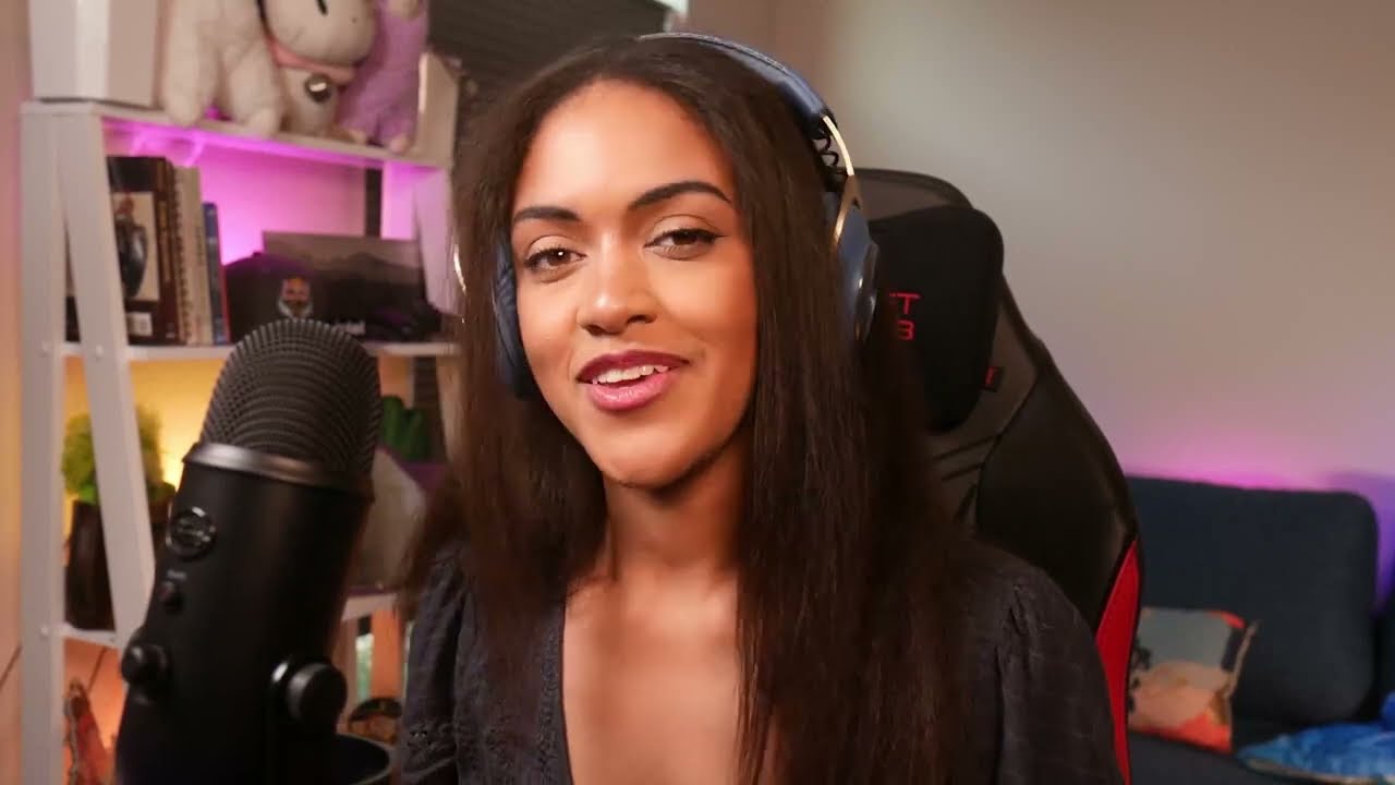 Logitech Blue Voice Demo ft. ChelseaBytes - YouTube